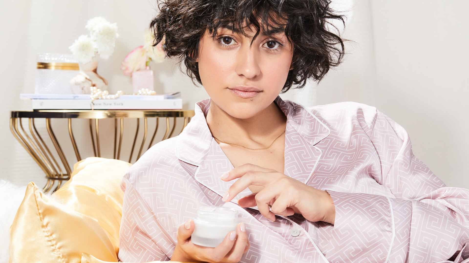 How To Layer Retinol In Your Nighttime Skin Care Routine - L’Oréal Paris