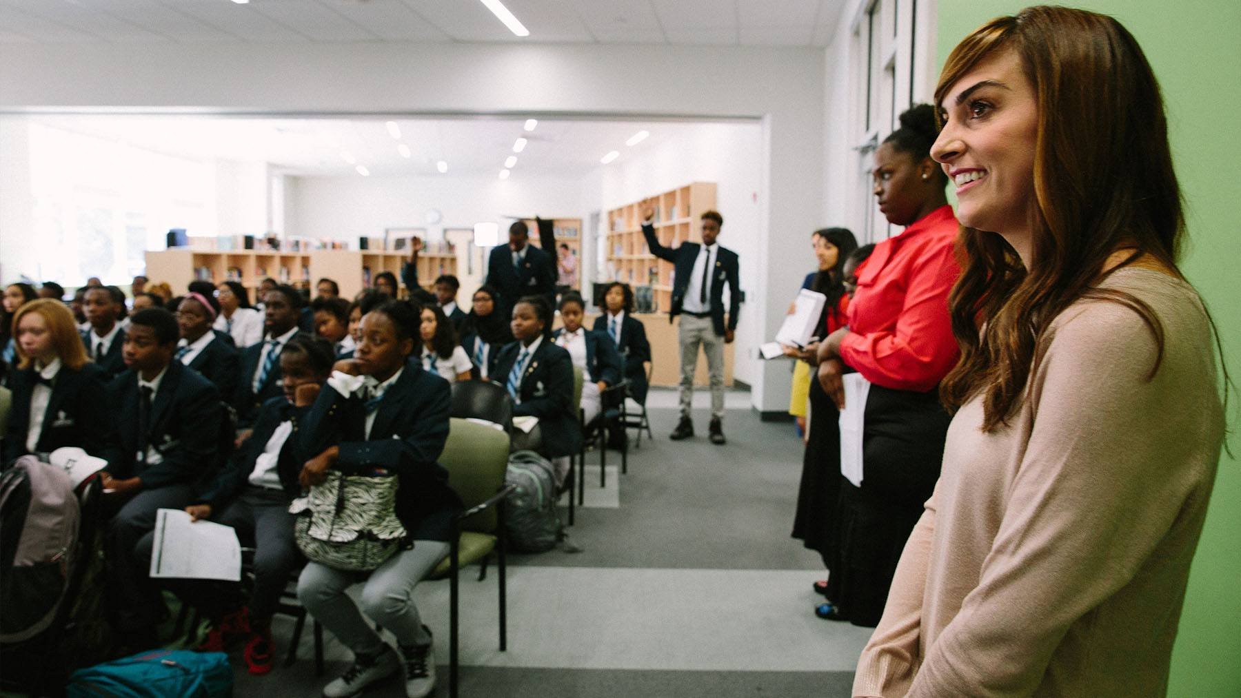 Monica Gray - L'Oréal Paris