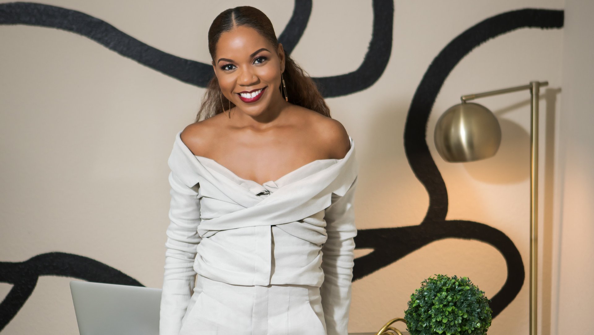 Starr Davis - L'Oréal Paris